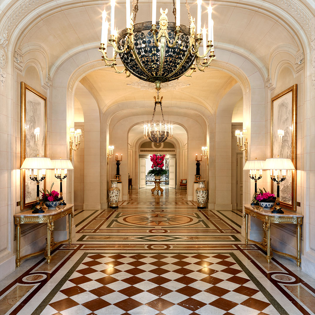 Shangri La H tel Paris Paris le de France Hotel Reviews Tablet Shangri La H tel Paris Paris le de France Hotel Reviews Tablet